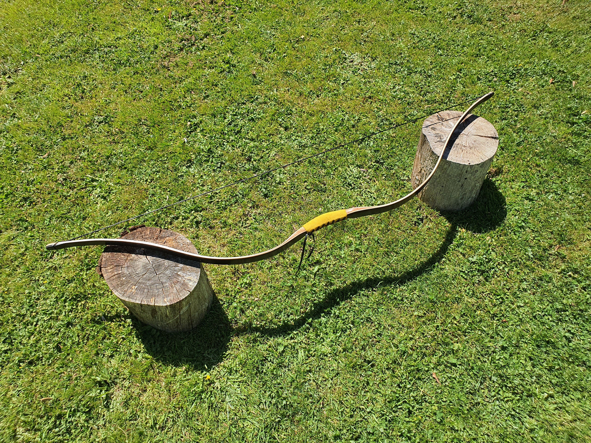 Black Death: Scythian (Saka) bow with black lamination (27lb Draw weig ...